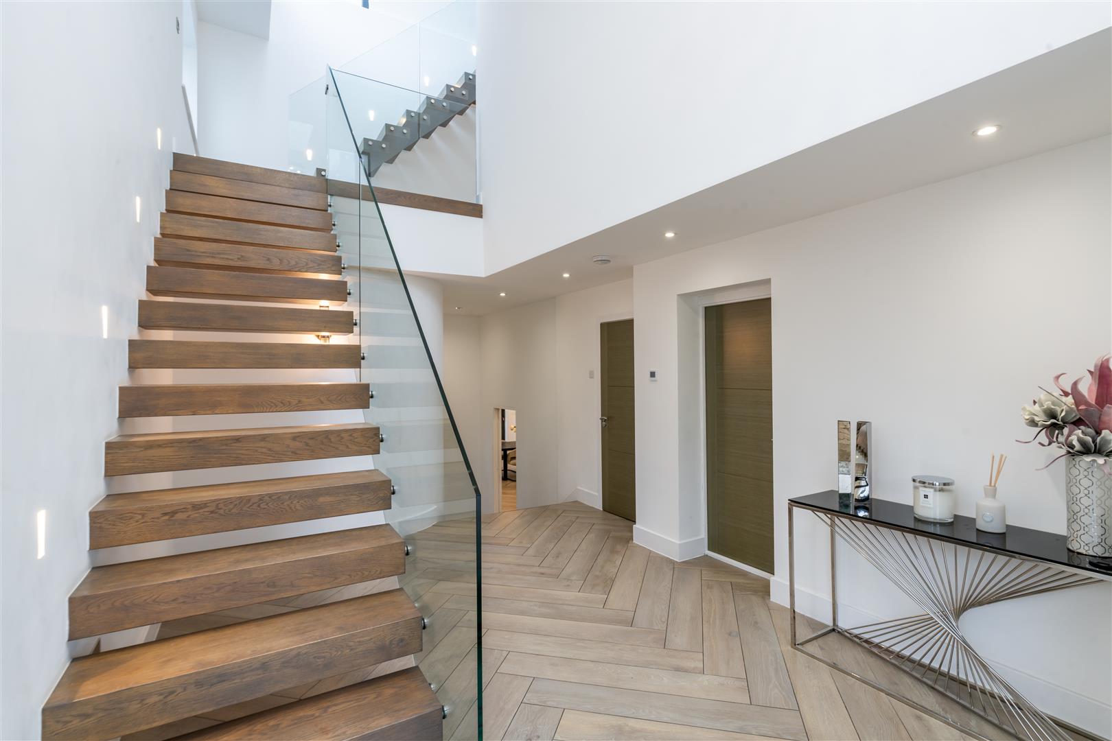 Minterne Road, Evening Hill - Luxury & Prestige